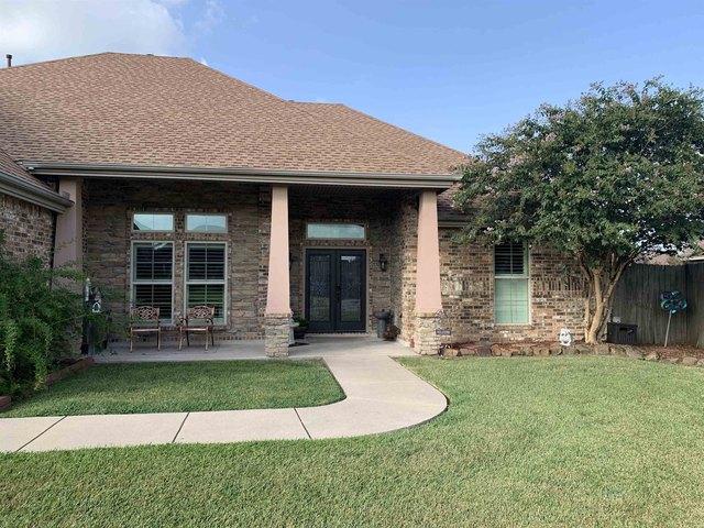 173 Sterling Ridge Dr, Nederland, TX 77627