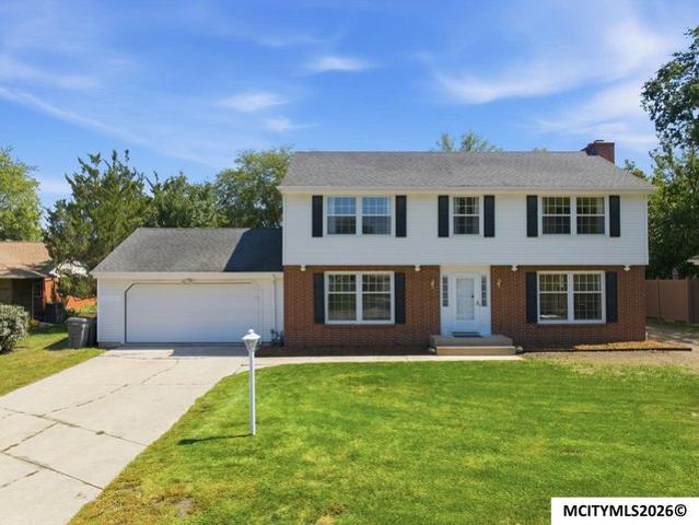 173 Parkridge Dr, Mason City, IA 50401