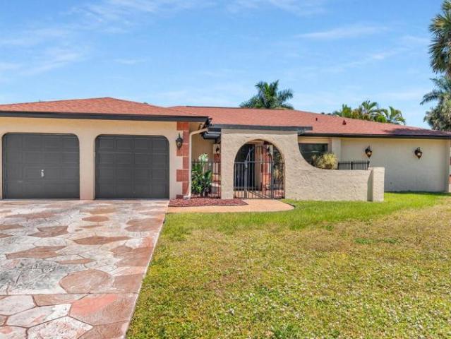 173 Pebble Beach Cir, Naples, FL 34113