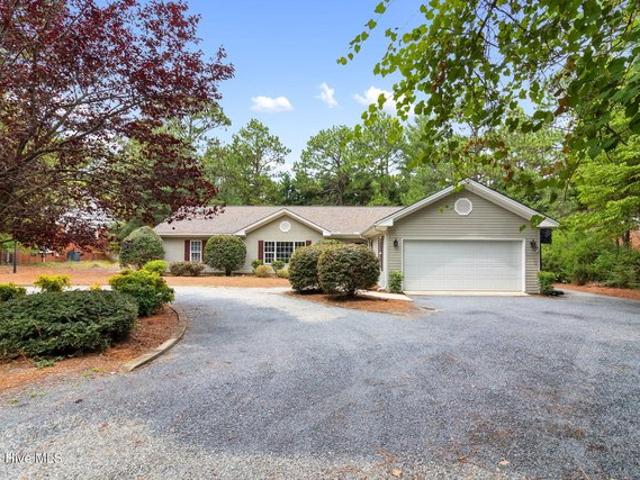 173 Pine Lake Dr, Whispering Pines, NC 28327
