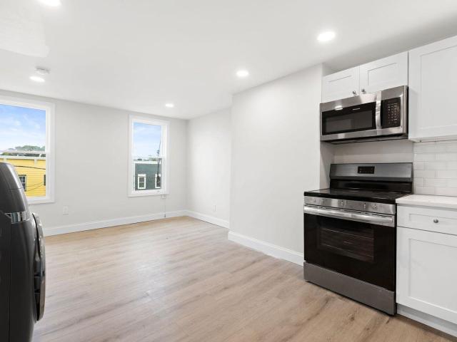 173 Van Horne St # 2
