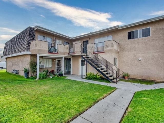 17441 Dairyview Cir, Huntington Beach, CA 92647