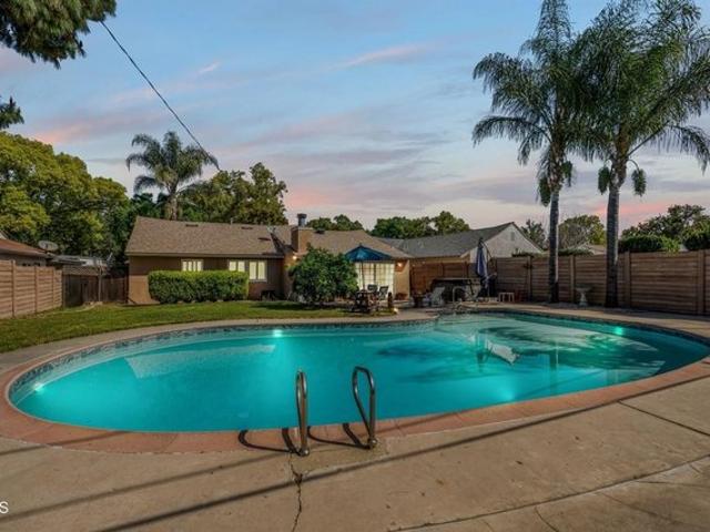 17448 Keswick St, Northridge, CA 91325