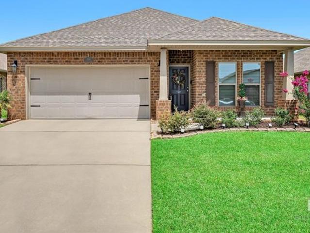 1744 Covington Ln, Foley, AL 36535
