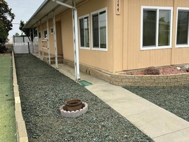 1744 Santiago Way, Hemet, CA 92545