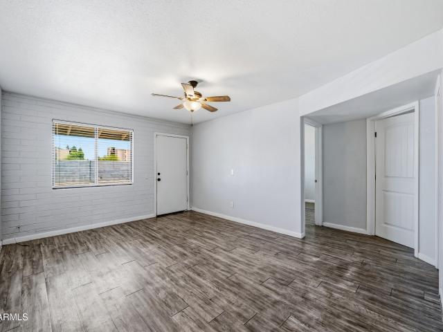 1744 W Glendale Avenue # 11