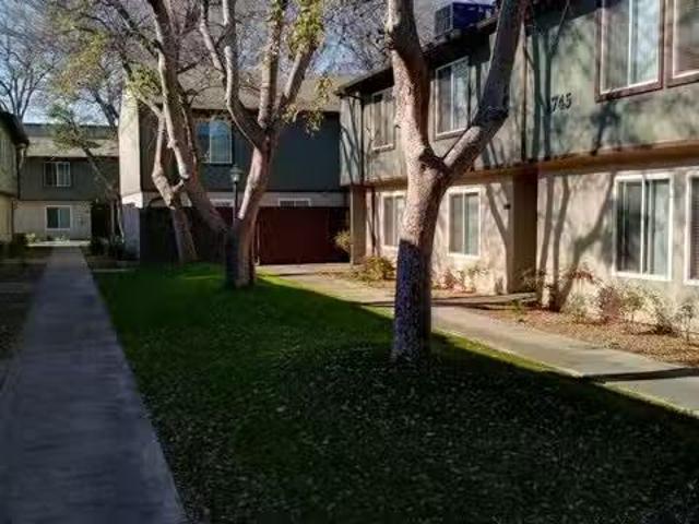 1745 N Winery Ave #156, Fresno, CA 93703