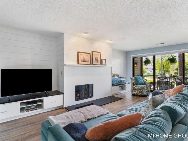 1745 Ottawa Beach # 4