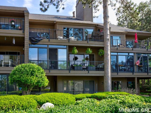 1745 Ottawa Beach # 4