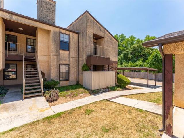 1745 Crest Grove Dr, Arlington, TX 76012