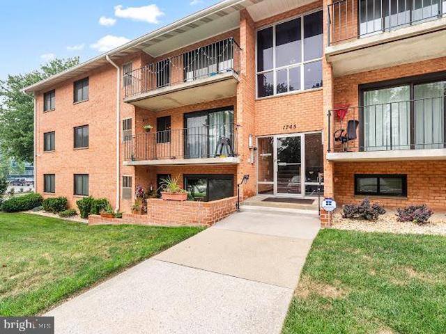 1745 Edgewood Hill Circle # 2