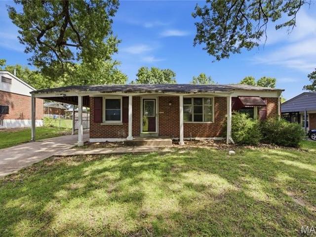 1745 Foley Dr, Saint Louis, MO 63136