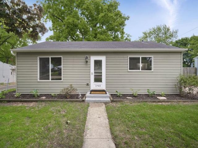 1745 Illinois St, Racine, WI 53405