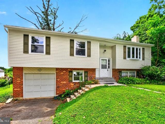 1745 Larkin Rd, Upper Chichester, PA 19061