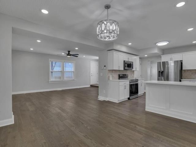 1745 Sullivant Ave, Columbus, OH 43223