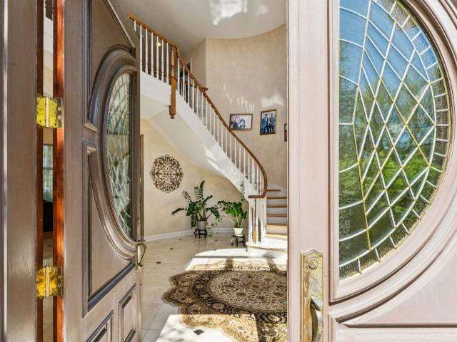 1745 Sundrop Circle