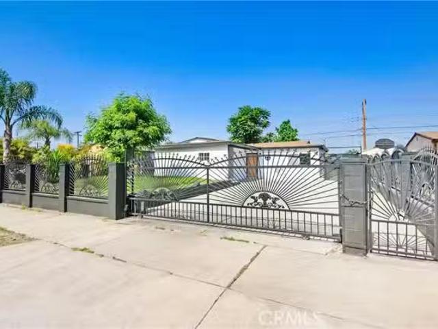 1746 S PLEASANT AVE, ONTARIO, CA 91761 Single Family Residence.