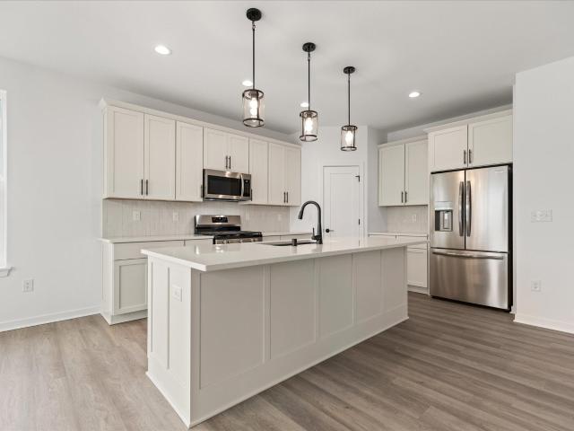1746 Whalen Dr