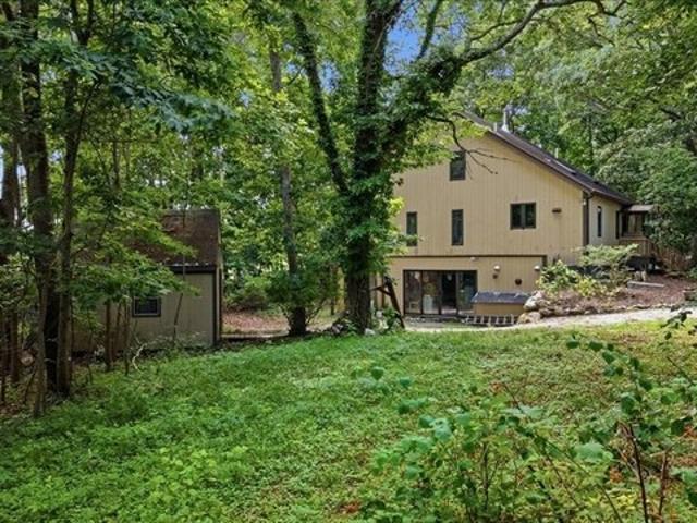 1746E Drift Rd, Westport, MA 02790
