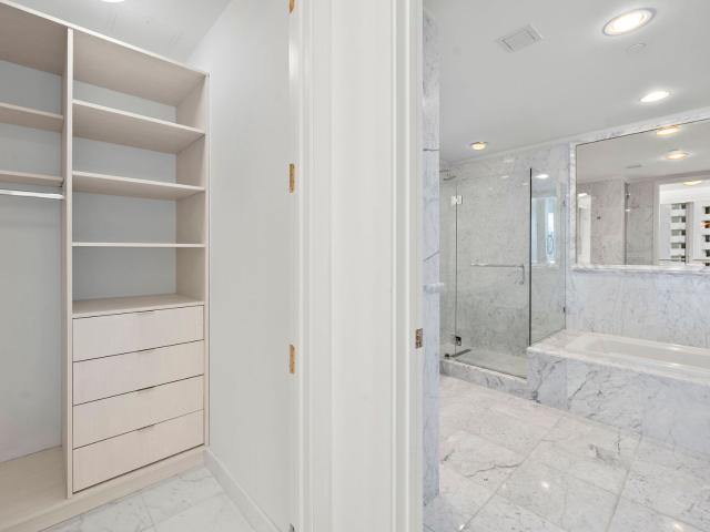 17475 Collins Ave Unit# 703, Sunny Isles Beach, US, FL