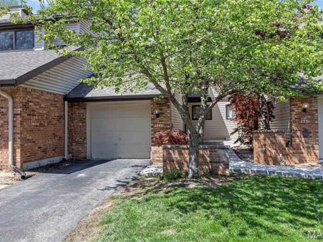 1747 Russet Valley Dr, Saint Louis, MO 63146