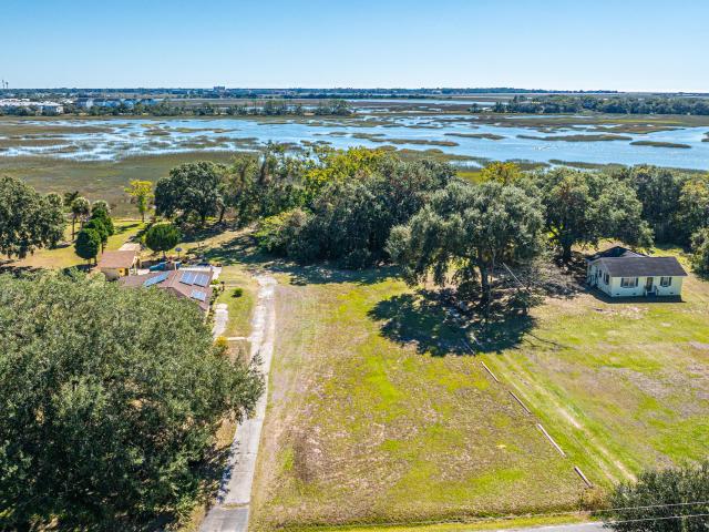 1747 Sol Legare Road
