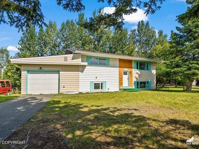 1747 Wickersham Dr, Anchorage, AK 99507