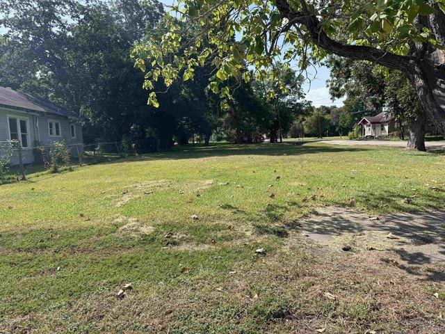 1747 10th St, Port Arthur, TX 77640