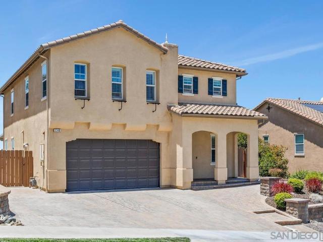 1748 Avenida Regina