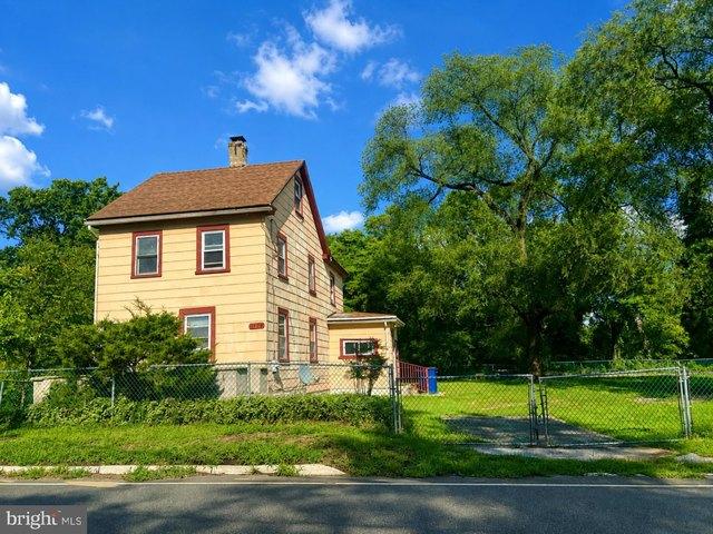 1748 Bridgeboro Rd, Edgewater Park, NJ 08010