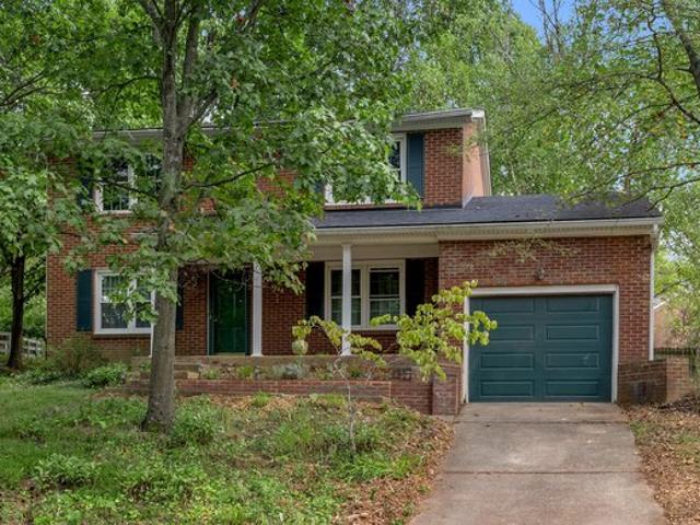 1748 Brook Park Dr, Lexington, KY 40515