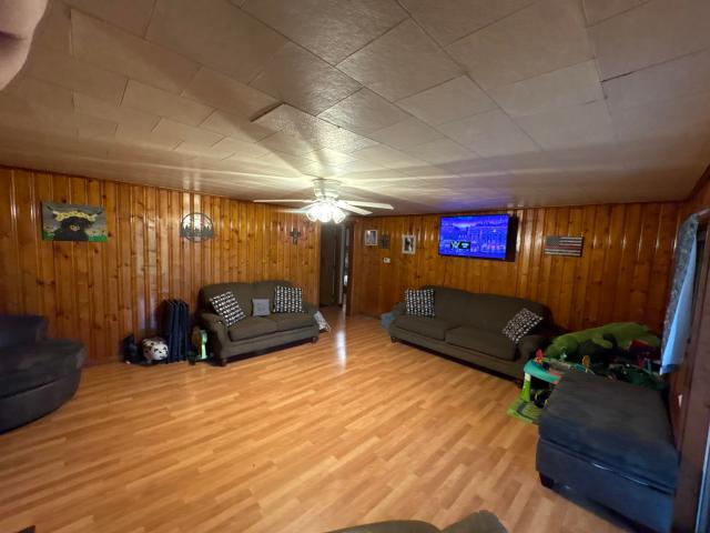 1748 E County Rd 900 N