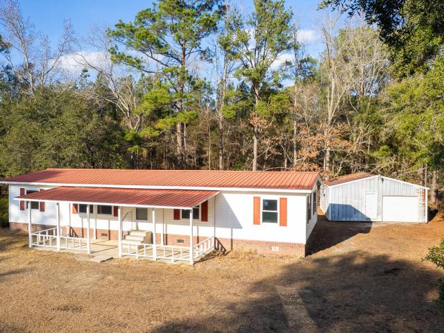 1748 Highway 402