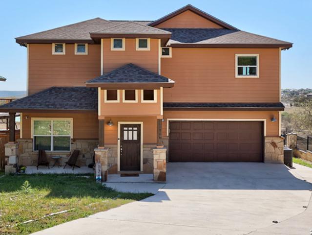 1748 Lakeshore Dr