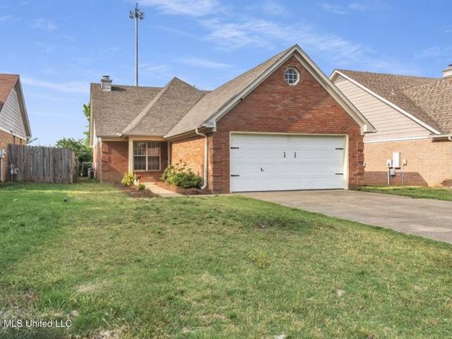 1748 Thomas St, Horn Lake, MS 38637