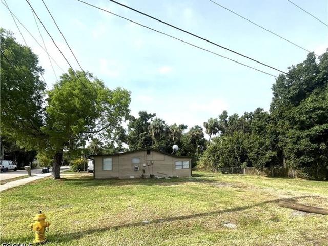 1748 Woodward Ave, North Fort Myers, FL 33903