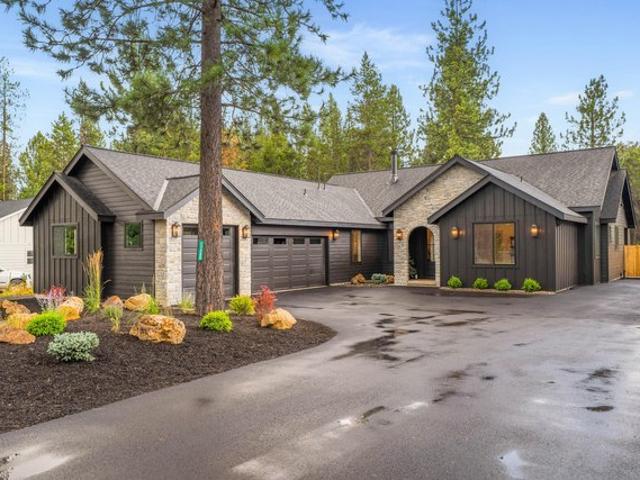 17498 Snow Goose Rd, Bend, OR 97707