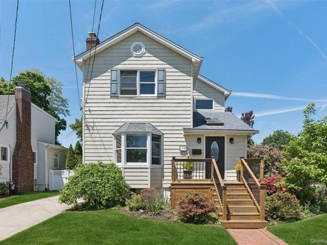 1749 Commonwealth Ave, Merrick, NY 11566