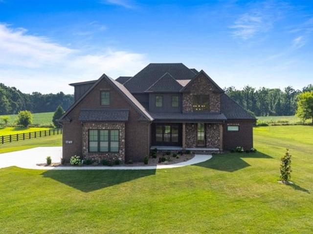 1749 Hazel Farms Ln, Bowling Green, KY 42103