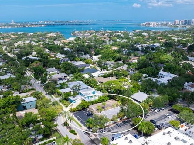 1749 Hillview St Unit 1, Sarasota, FL 34239