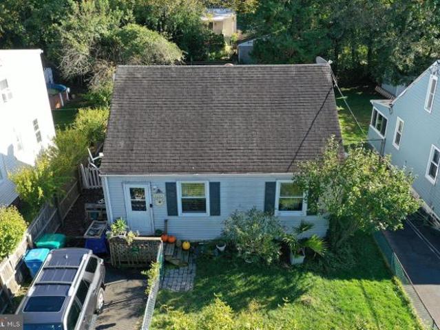 1749 Willow Ave, Bristol, PA 19007