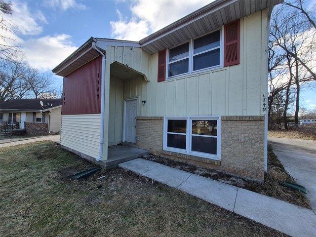 1749 1 E Lacona Ave, Des Moines, IA 50320