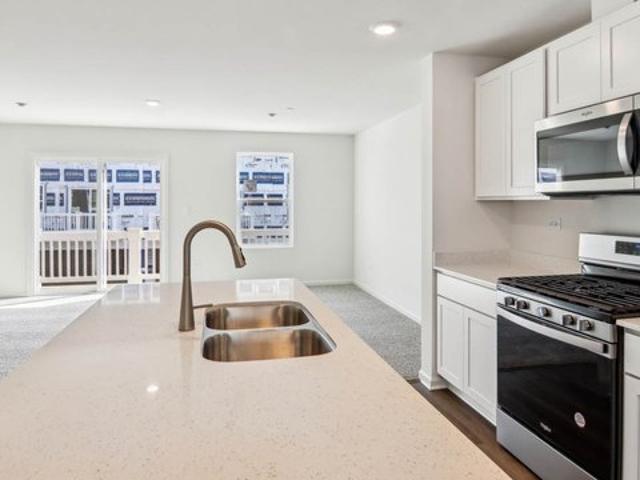 17403 Ulster Dr, Tinley Park, IL 60477