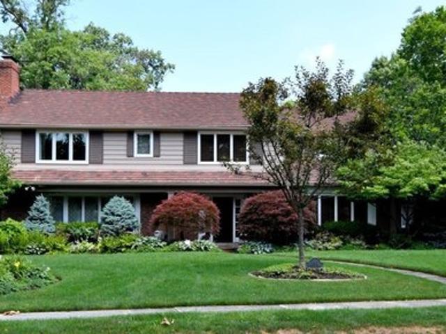 17401 Aldersyde Dr, Shaker Heights, OH 44120