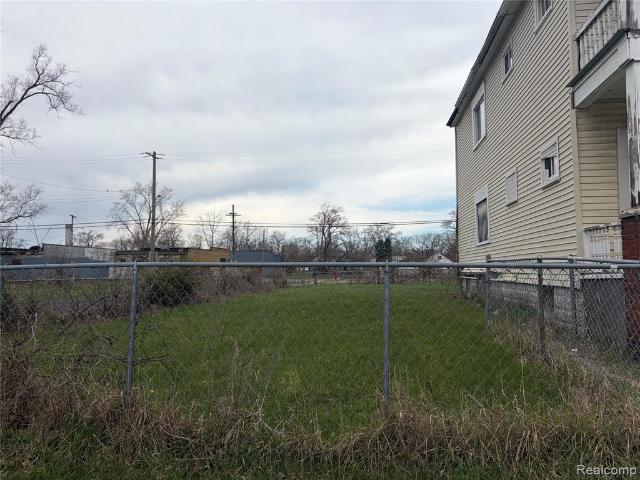 17407 St. Aubin