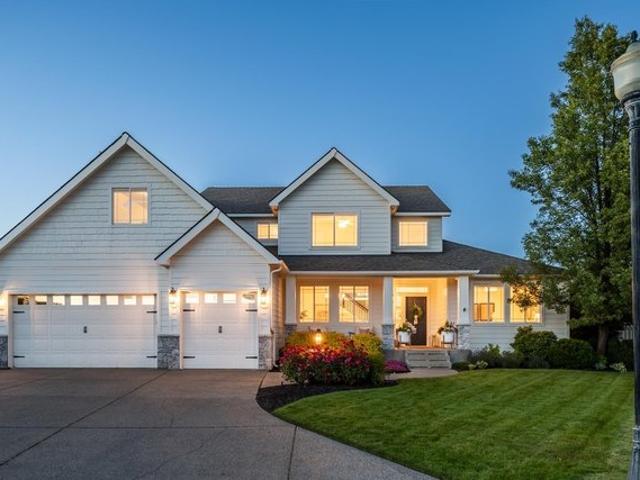 17405 E Morningside Ln, Greenacres, WA 99016