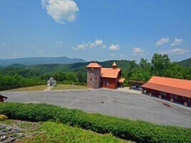 1740 High Rock Way, Sevierville, TN 37862