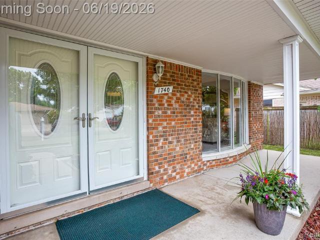 1740 Lakewood Drive