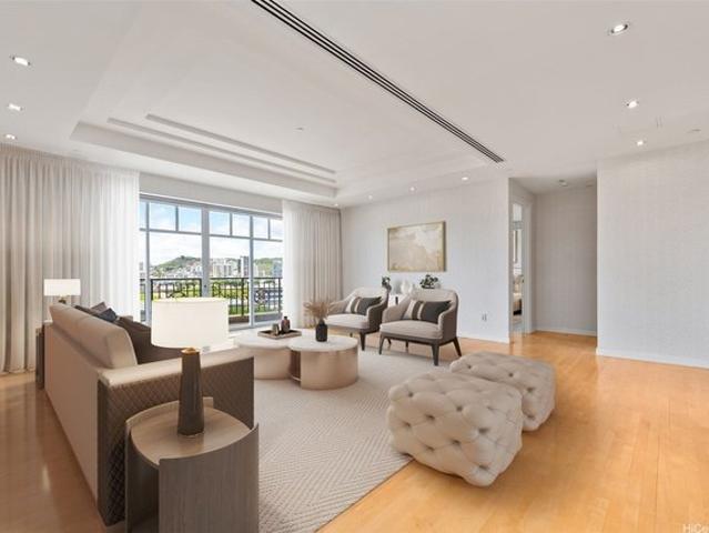 1740 S Beretania St Apt 10, Honolulu, HI 96826
