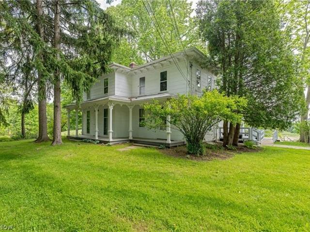 1740 W Comet Rd, New Franklin, OH 44216